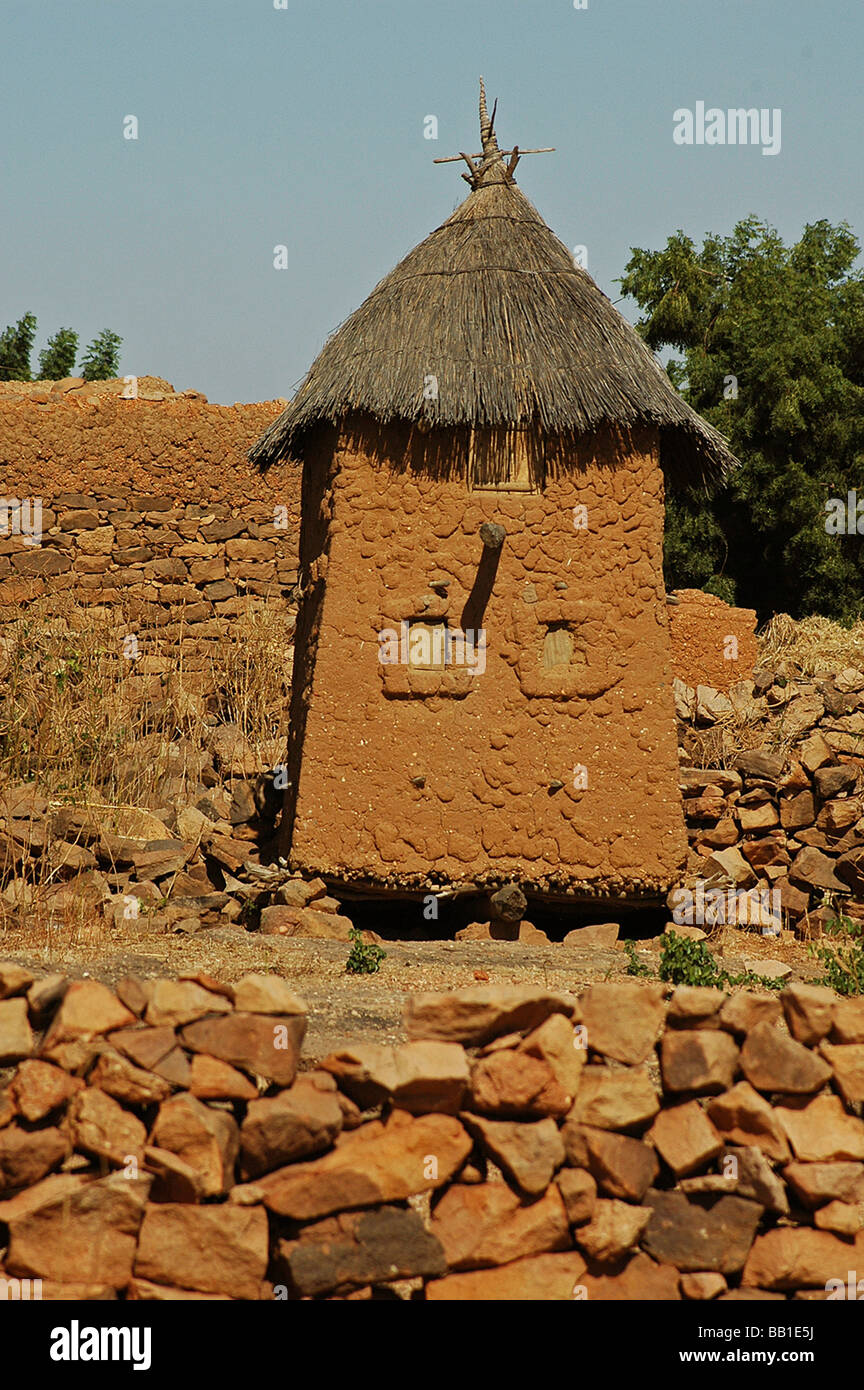 Sub saharan desert village hi-res stock photography and images - Alamy