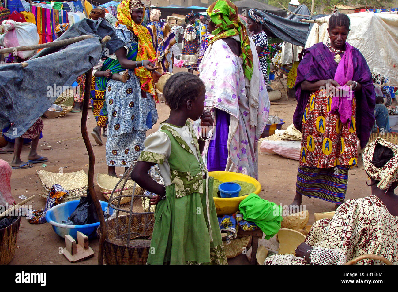 MALI, Djenne. Inside the monday market of Djenne (RF Stock Photo - Alamy