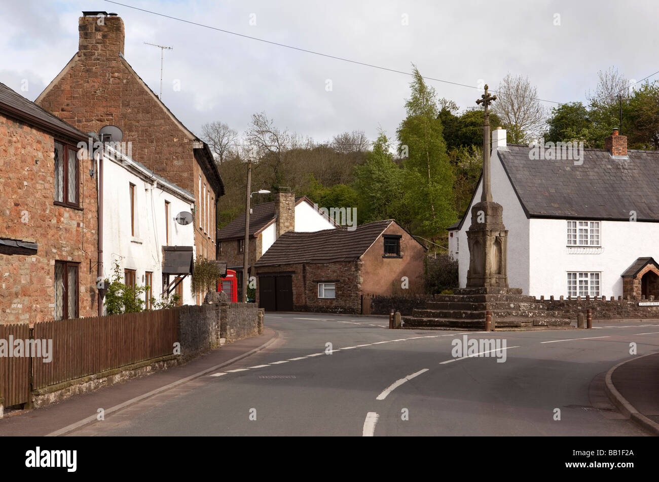 UK Gloucestershire Forest of Dean Clearwell village cross Stock Photo ...
