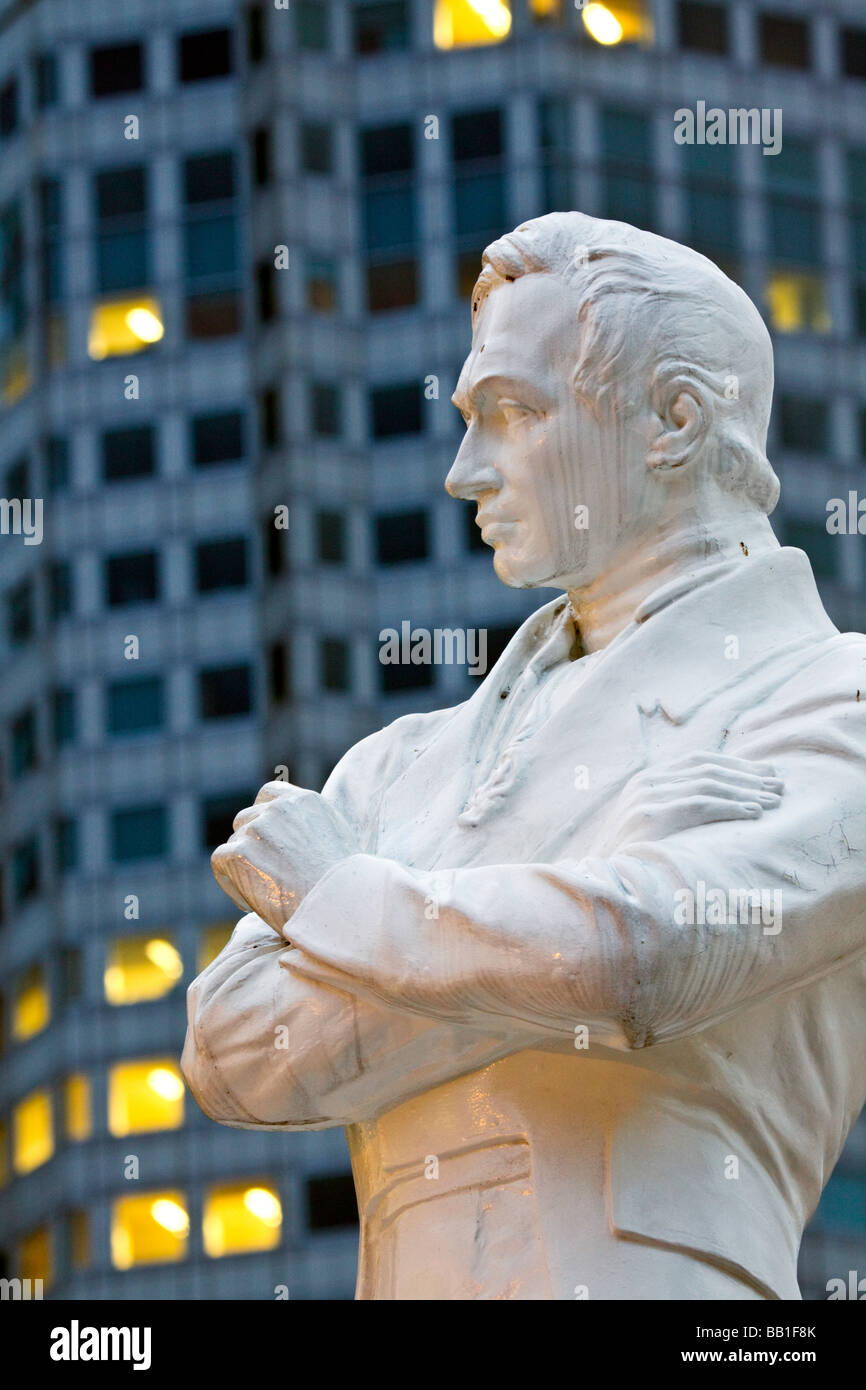 Singapore, Singapore Riverwalk, Raffles Statue Stock Photo - Alamy