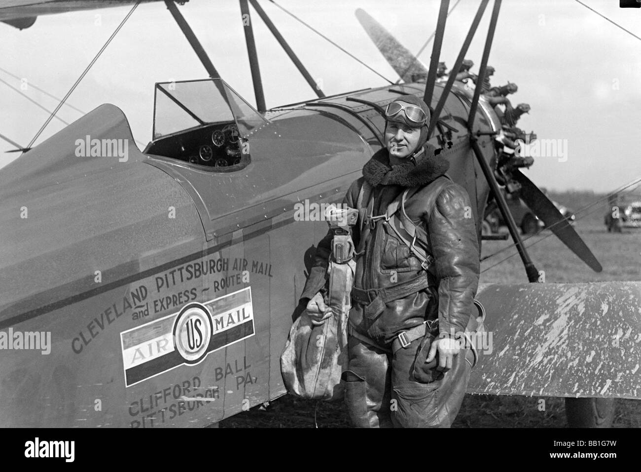 Air mail pilot Black and White Stock Photos & Images - Alamy
