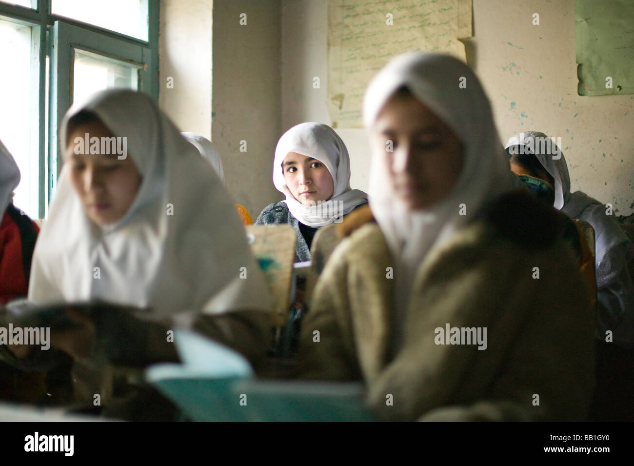 Girls learning in Out of School girls project, Kabul, Afghanistan Stock Photo - Alamy