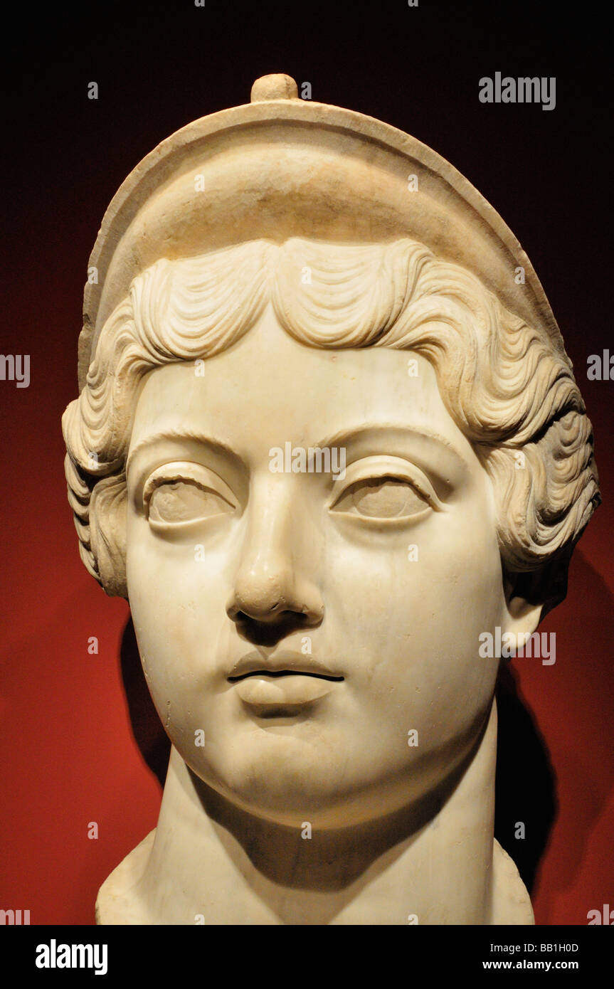 Lucilla hi-res stock photography and images - Alamy