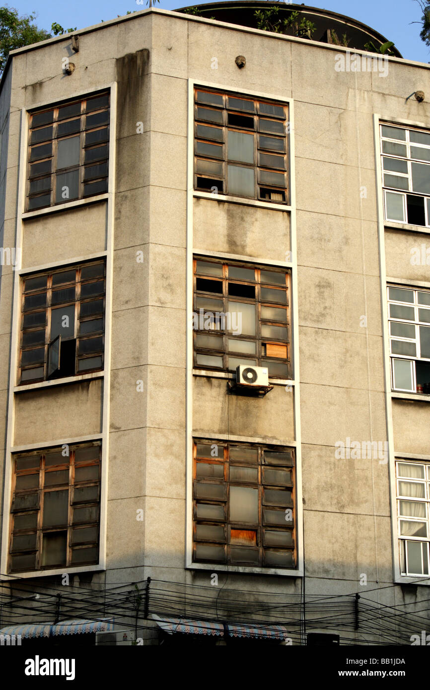 Old building at Yaowarat road , Bangkok's Chinatown , Thailand Stock ...