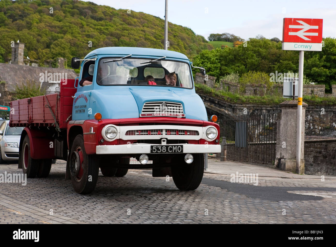 Thames trader lorry hi-res stock photography and images - Alamy