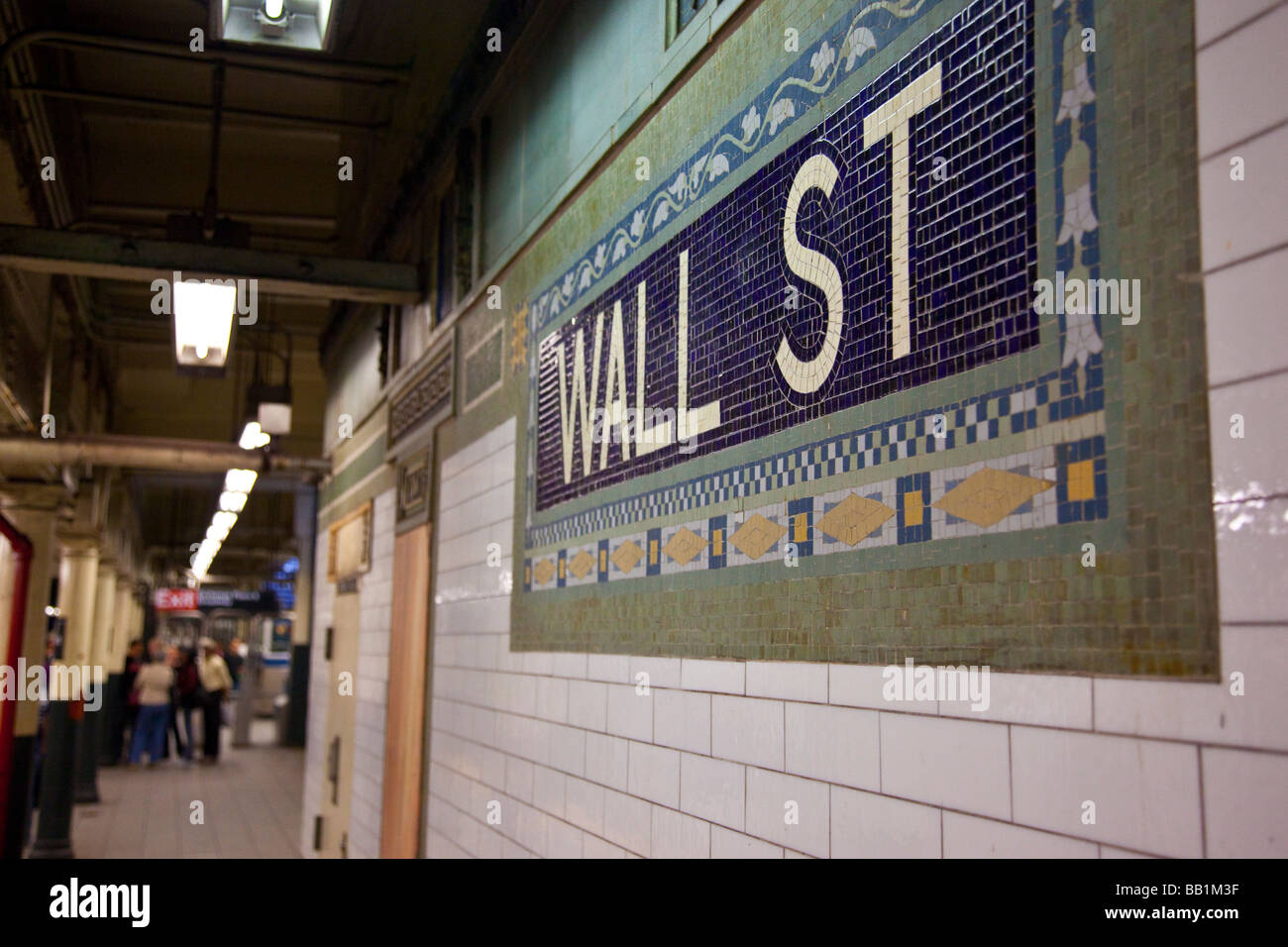 Wall Street Subway Platform in Manhattan New York Stock Photo - Alamy