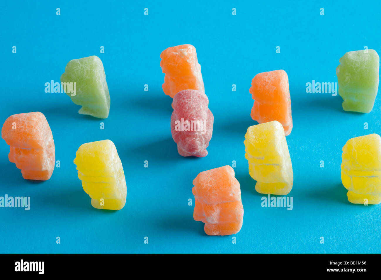 Opposite way hi-res stock photography and images - Alamy