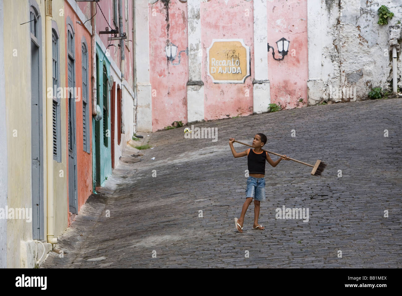 Brazil street kids hi-res stock photography and images - Alamy