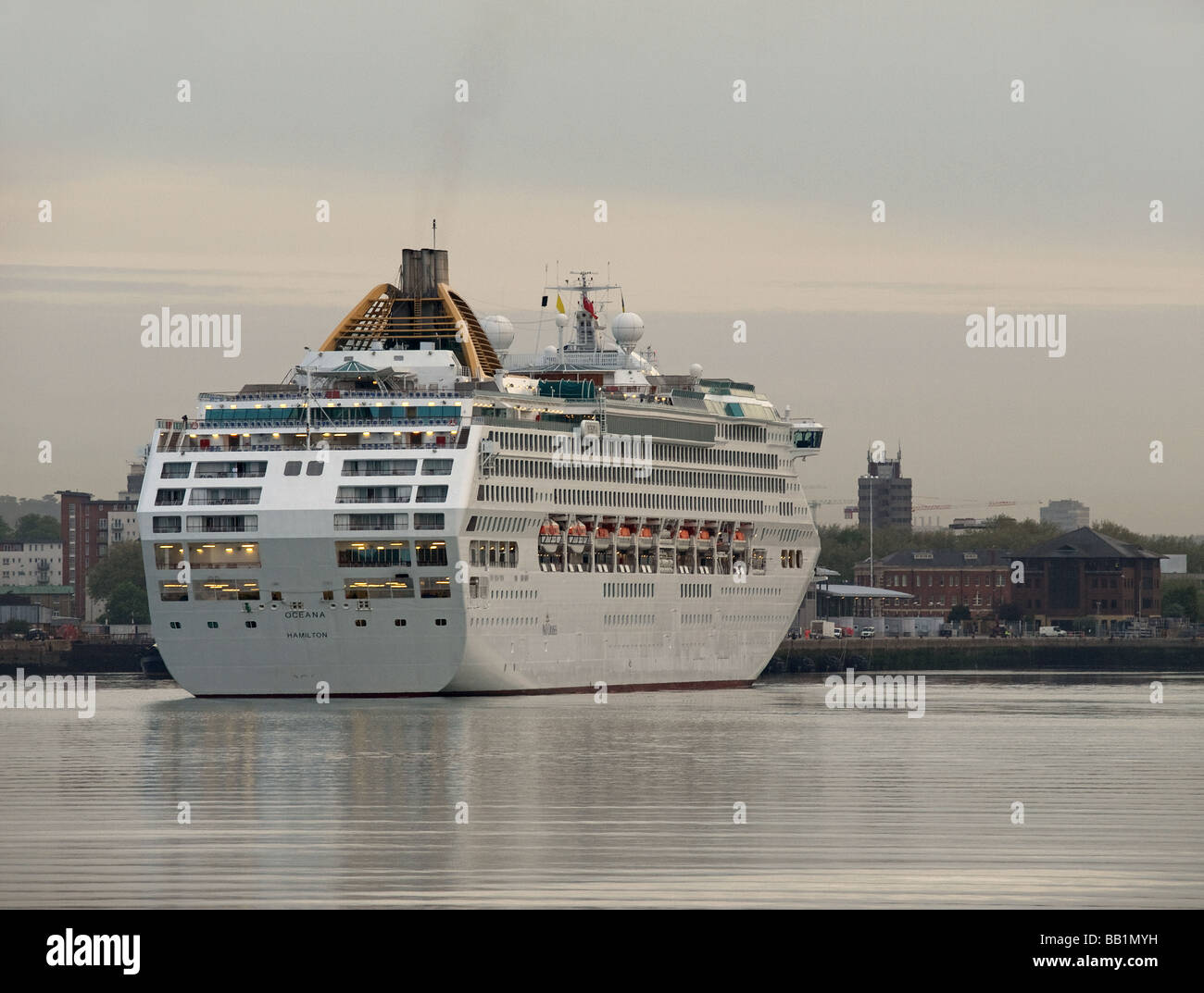 Berth 46 hi-res stock photography and images - Alamy