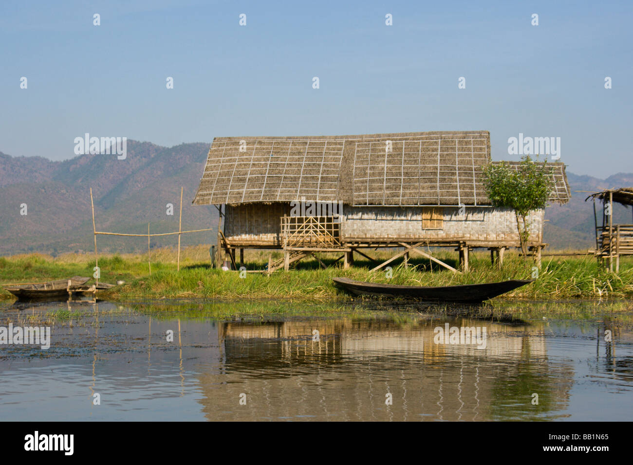 Southeast asia myanmar burma inlay lake hi-res stock photography and ...