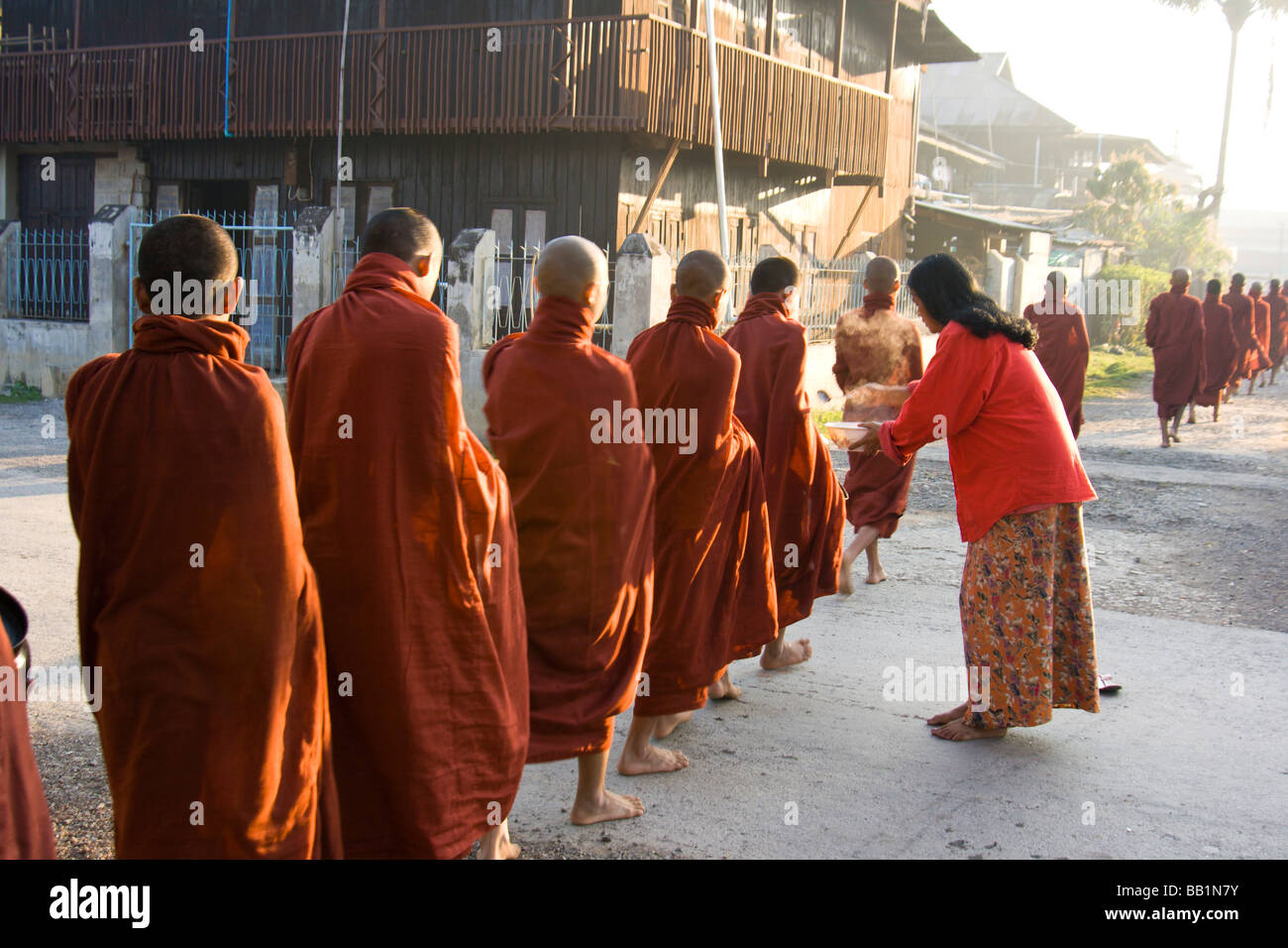 Myanmar buddist monks hi-res stock photography and images - Alamy