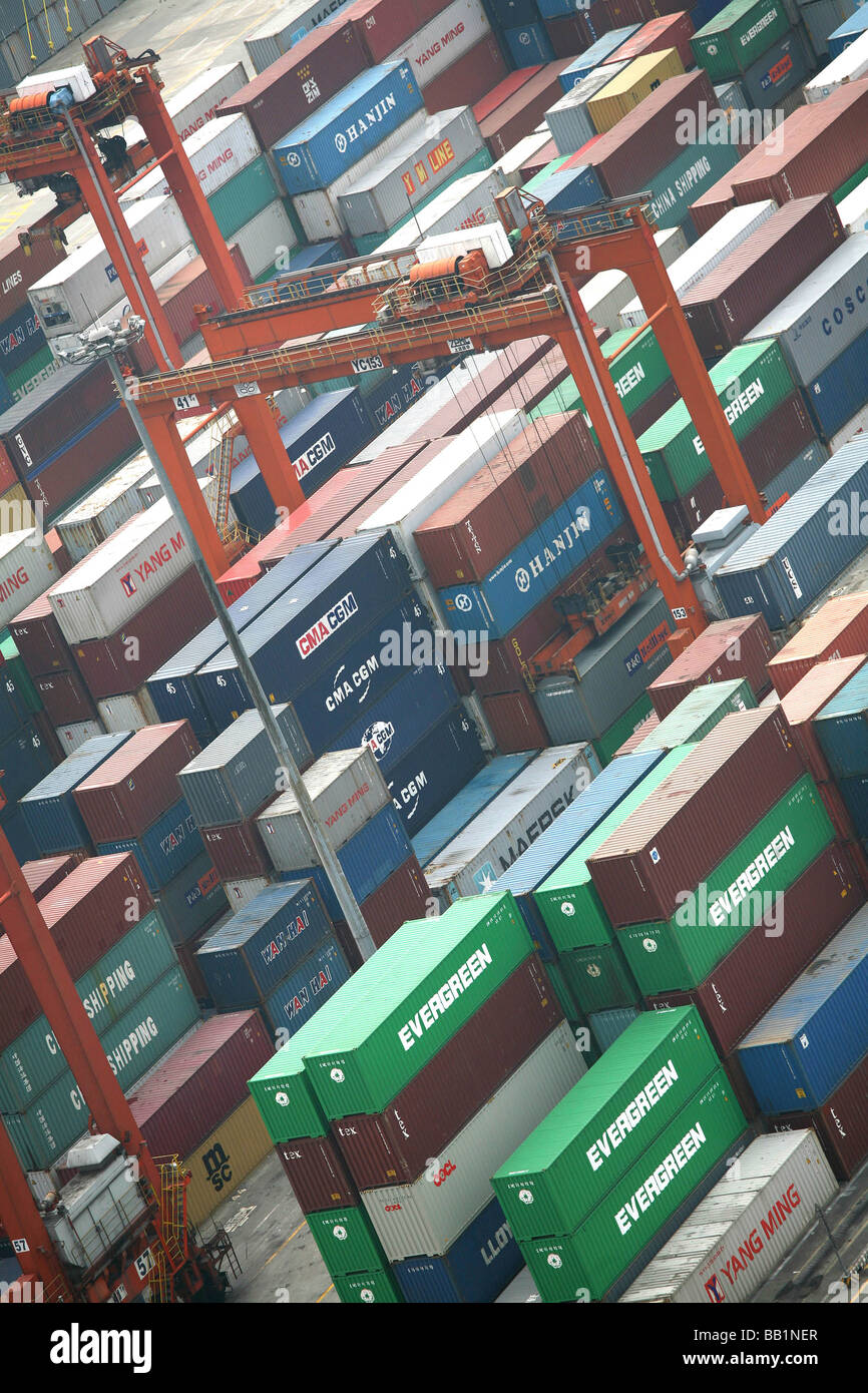Container ships being loaded in the port of Shenzhen, China Stock Photo ...