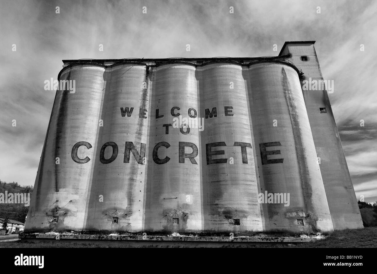 Vintage concrete silo hi-res stock photography and images - Alamy