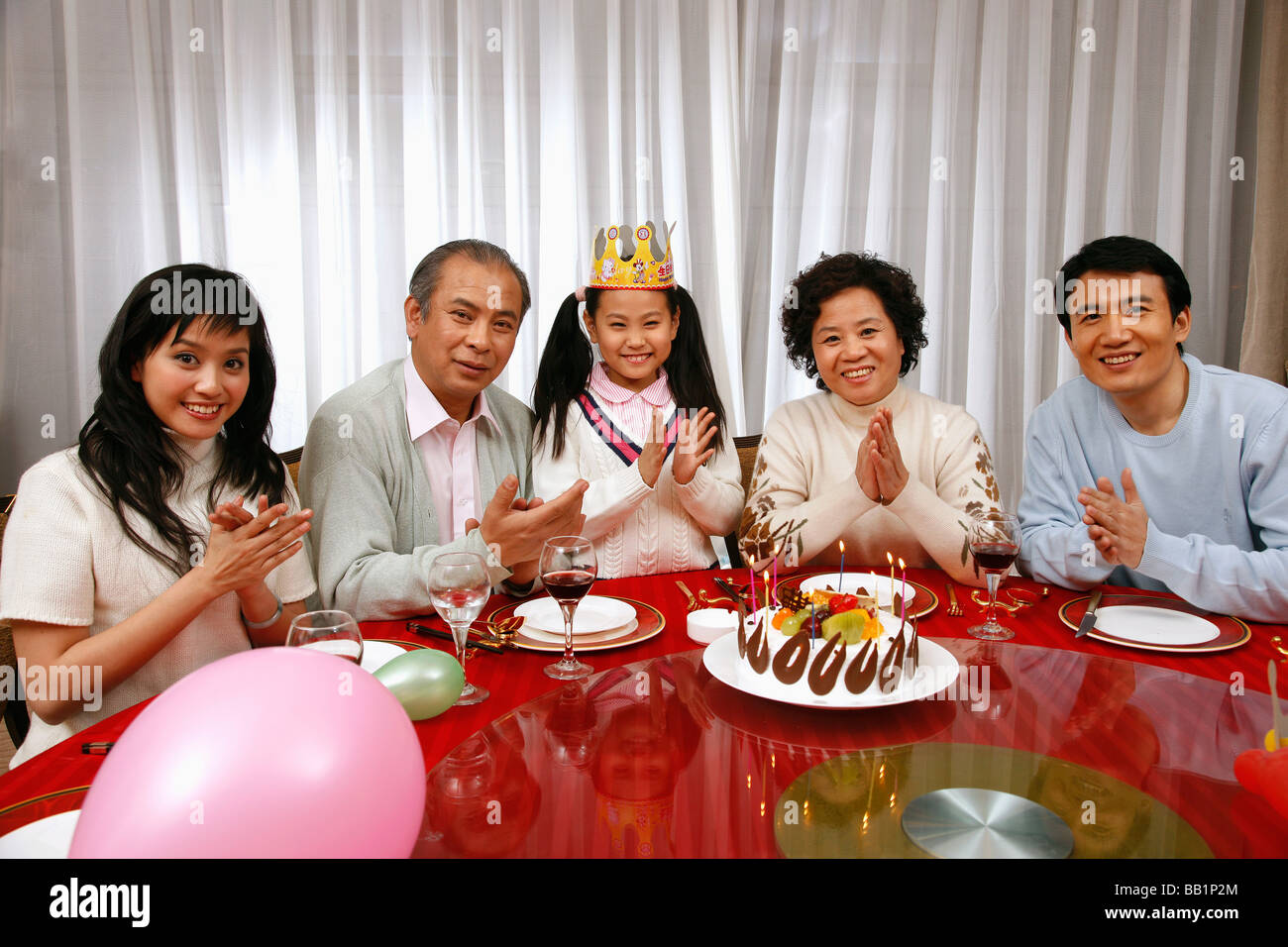 Women china port hi-res stock photography and images - Alamy