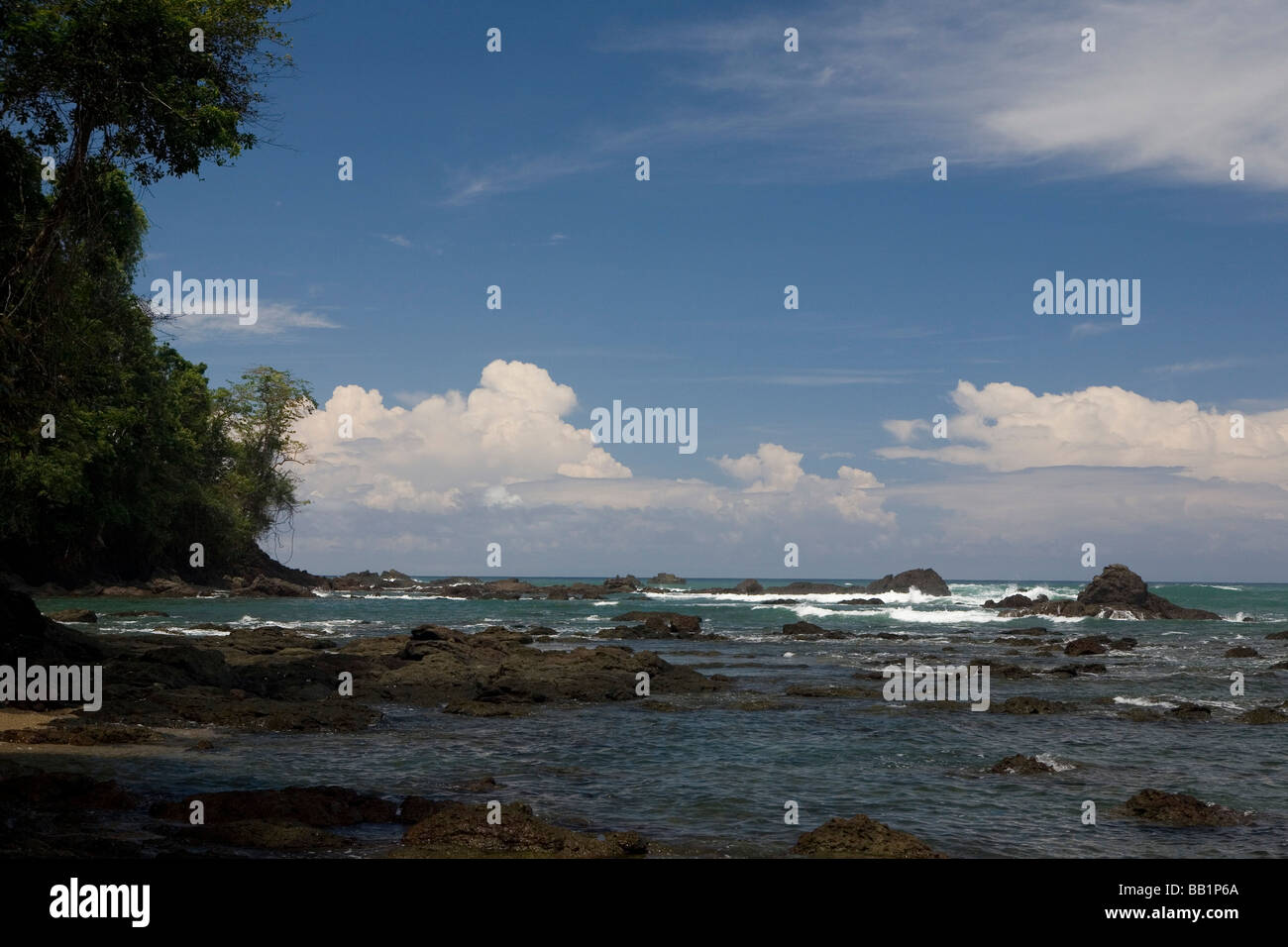 The rocky Pacific coast in Costa Rica Stock Photo - Alamy