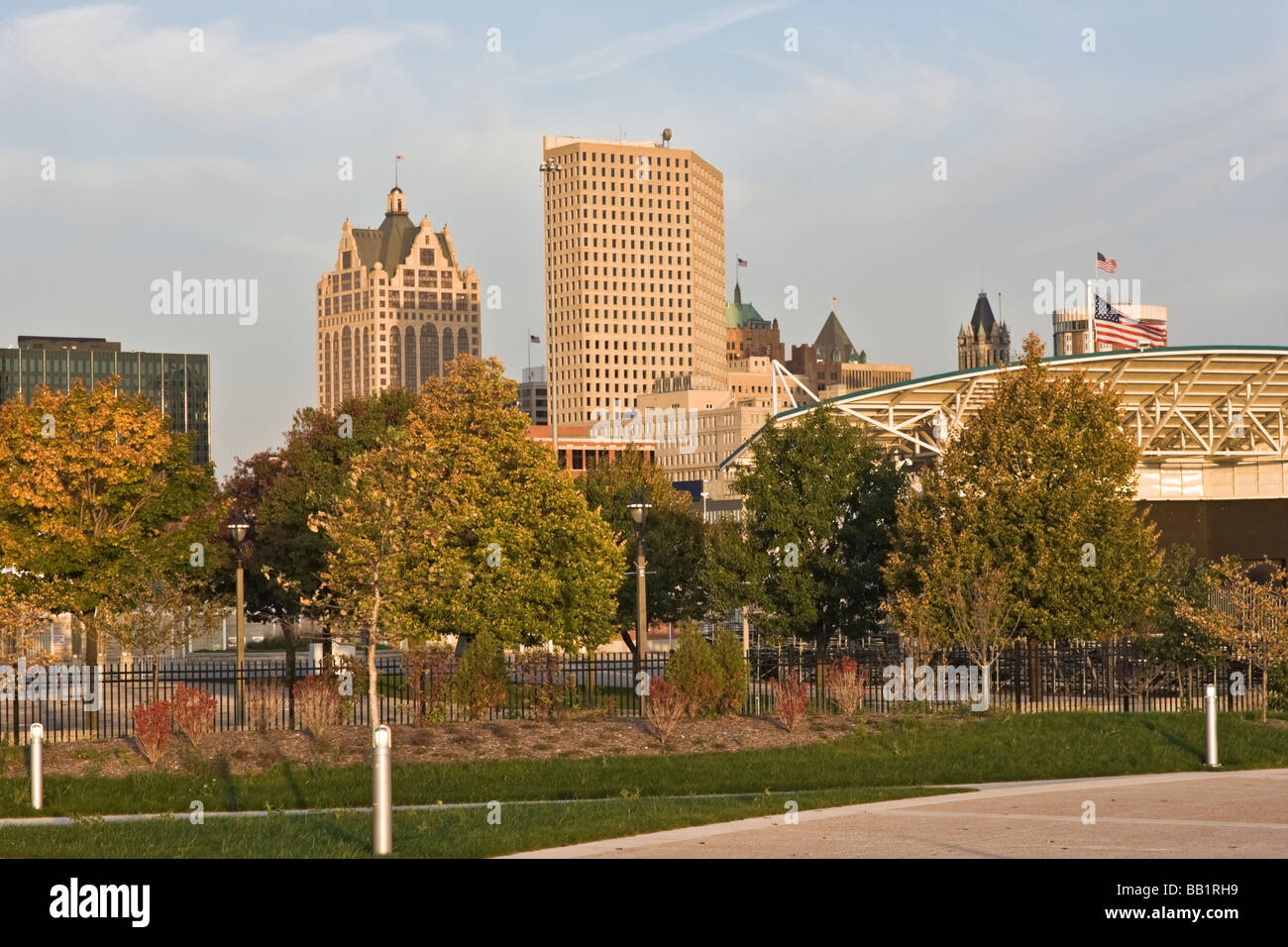 Autumn in downtown Milwaukee Stock Photo - Alamy