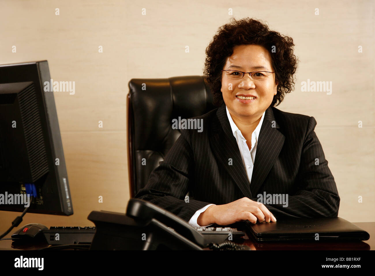 Chinese business woman in the office,China Stock Photo - Alamy