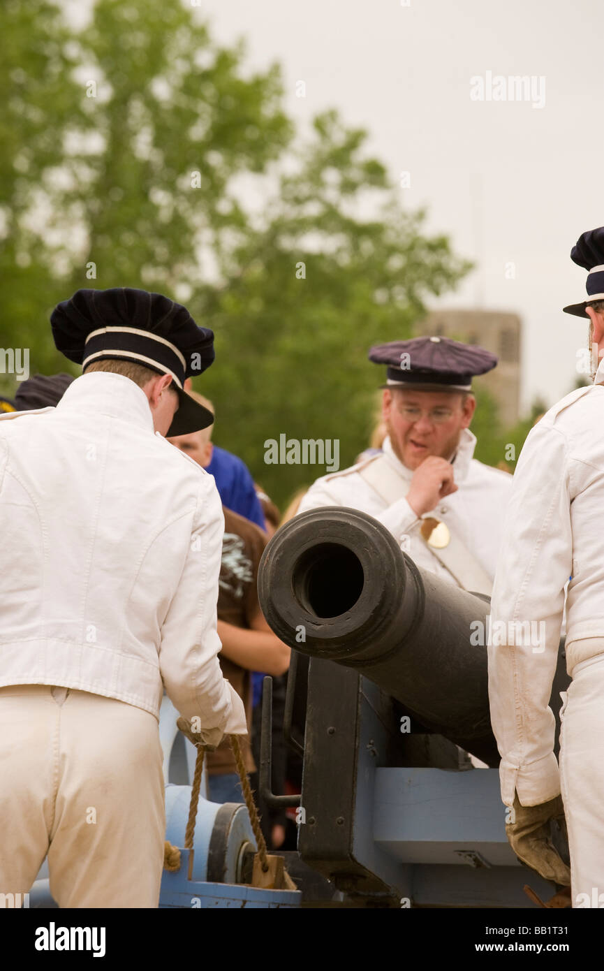 Cannon firing in fort hi-res stock photography and images - Alamy