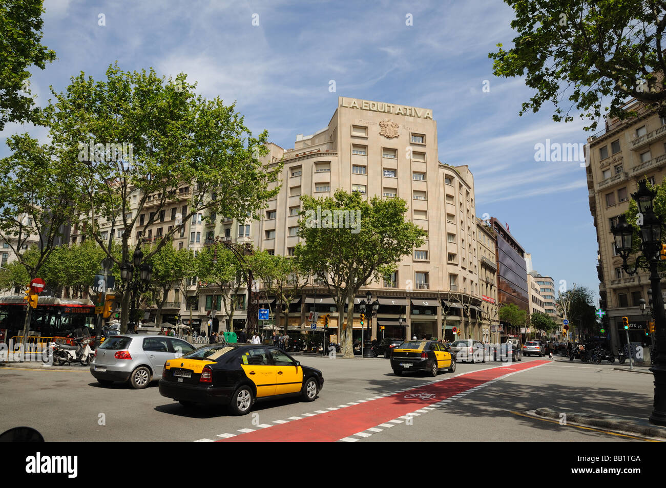 Street scene in the city of Barcelona, Spain Stock Photo - Alamy