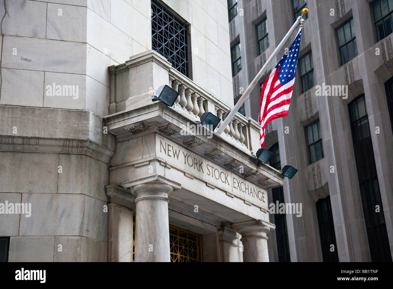 New york stock exchange front hi-res stock photography and images - Alamy