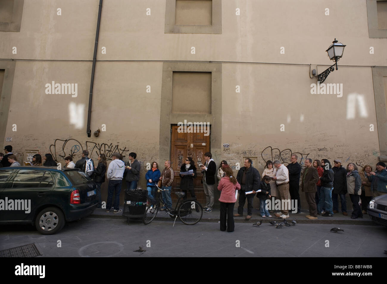 Florence Tuscany Italy The city of the Renaissance Photo shows Queuing ...
