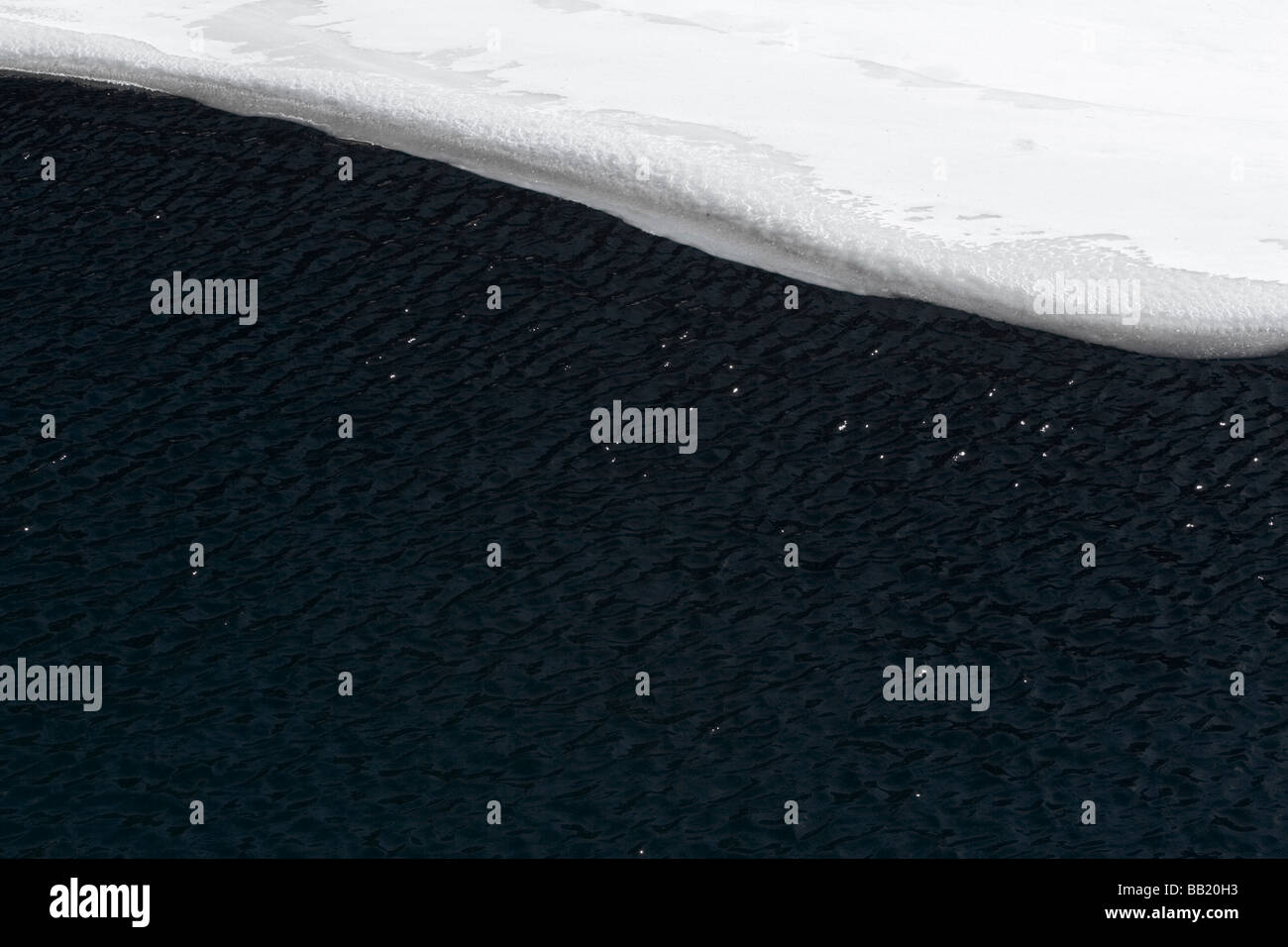 ice forming on lake Stock Photo - Alamy