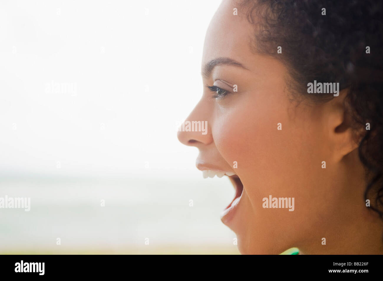Beautiful woman shouting screaming hi-res stock photography and images ...
