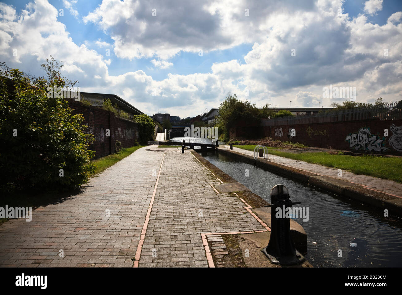 Birmingham city centre locks hi-res stock photography and images - Alamy
