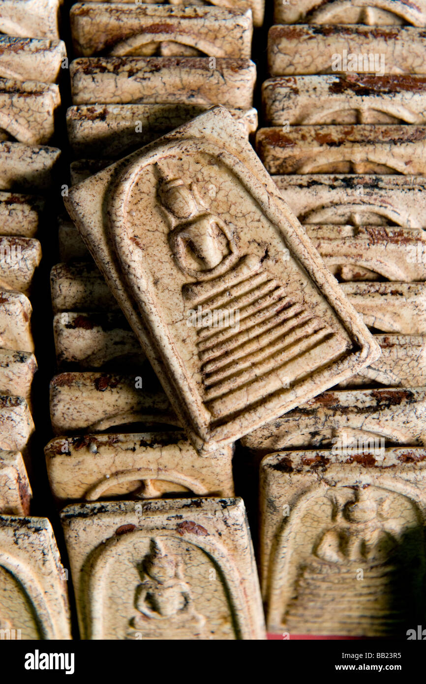 Amulet market bangkok hi-res stock photography and images - Alamy