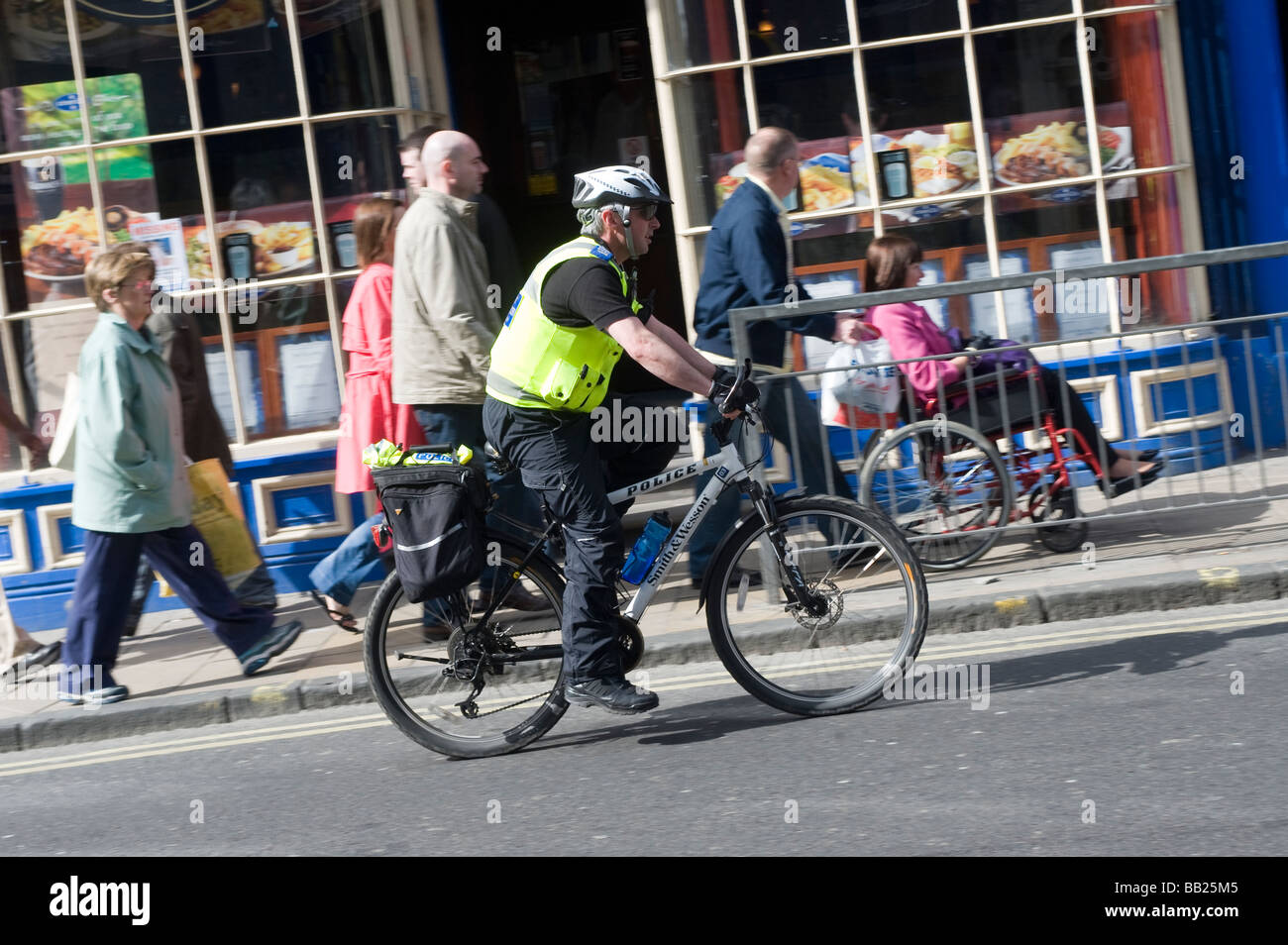 Police man hi-res stock photography and images - Alamy