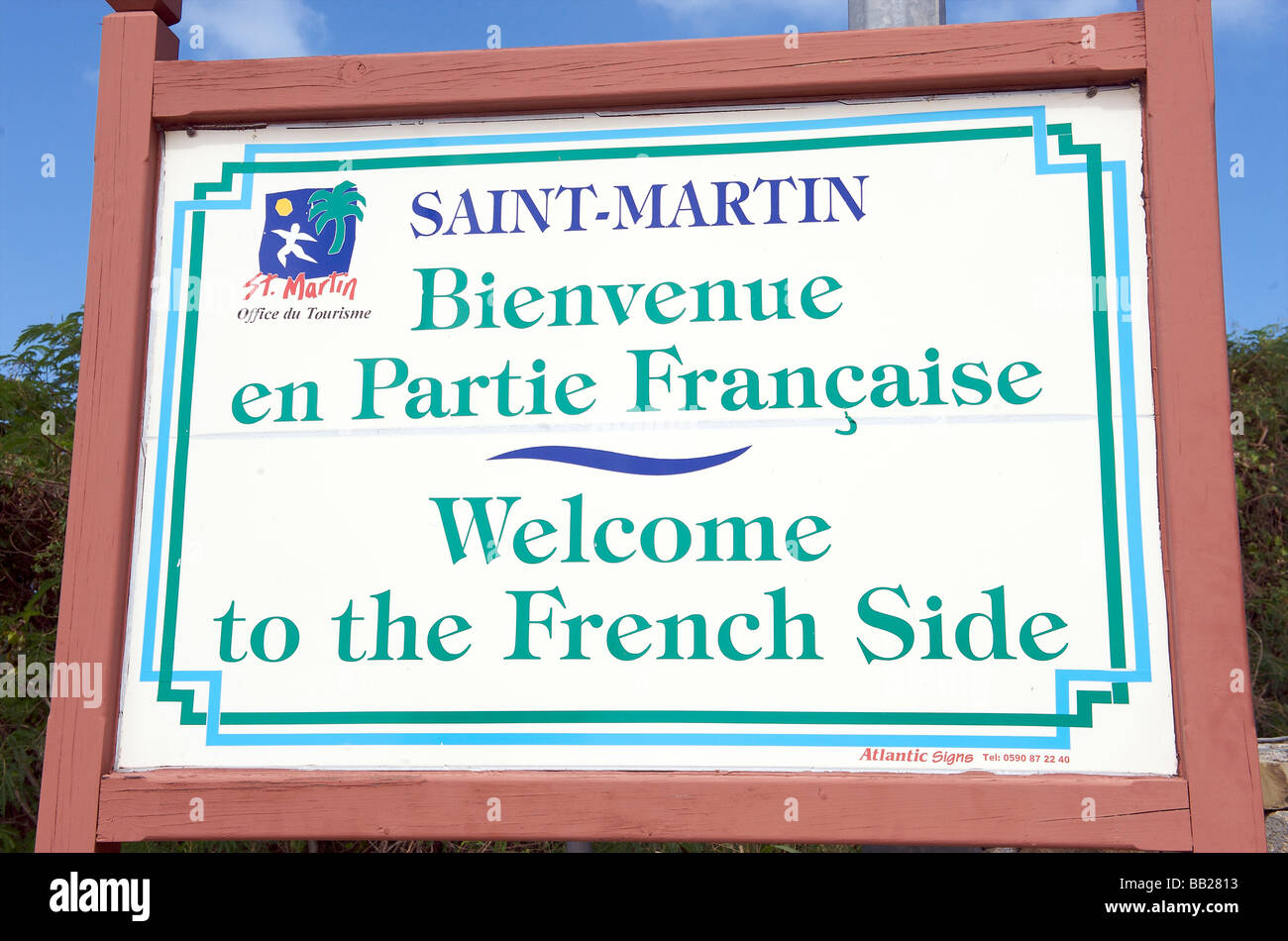 Saint martin dutch french border hi-res stock photography and images ...