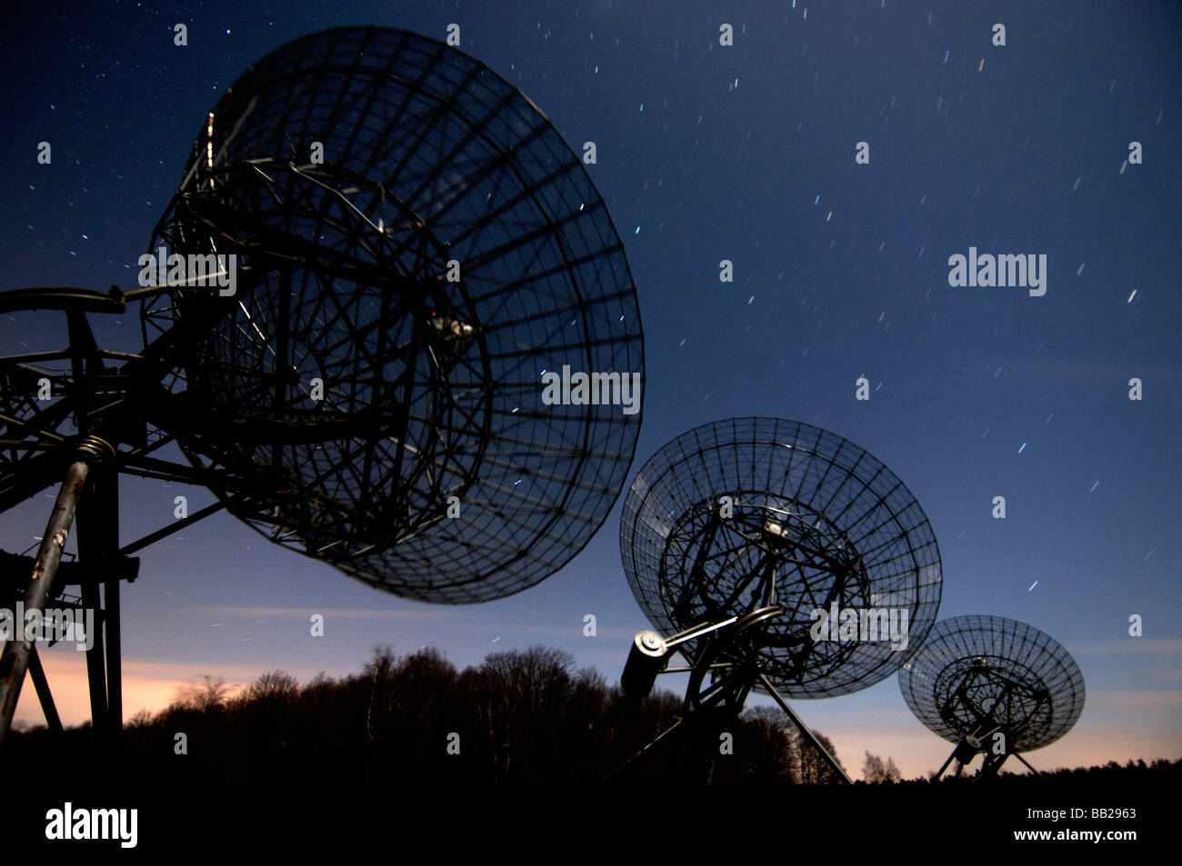 Radio telescop hi-res stock photography and images - Alamy