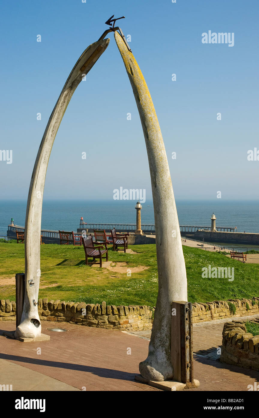 Whitby whalebone arch hi-res stock photography and images - Alamy