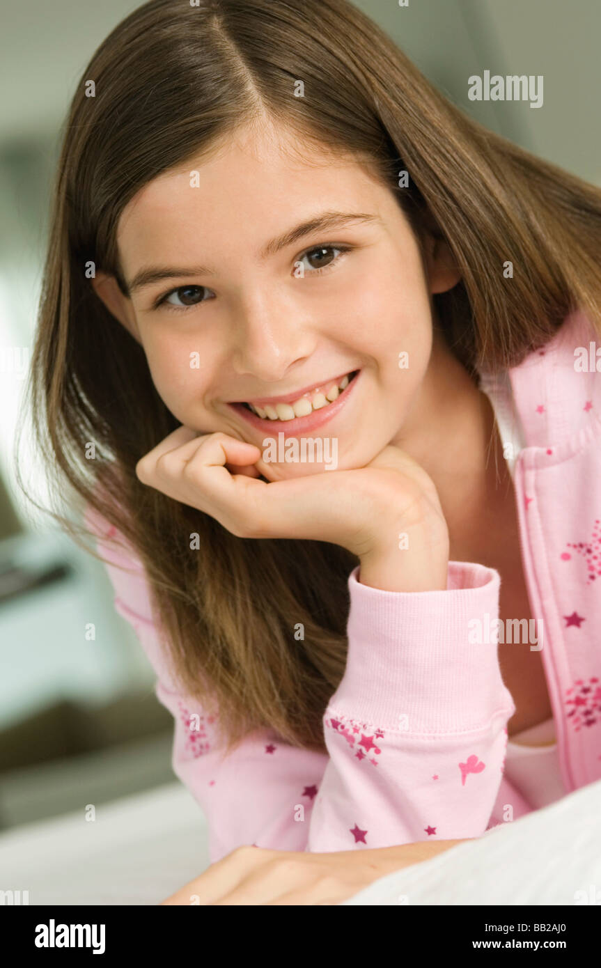 Portrait of a girl smiling Stock Photo - Alamy