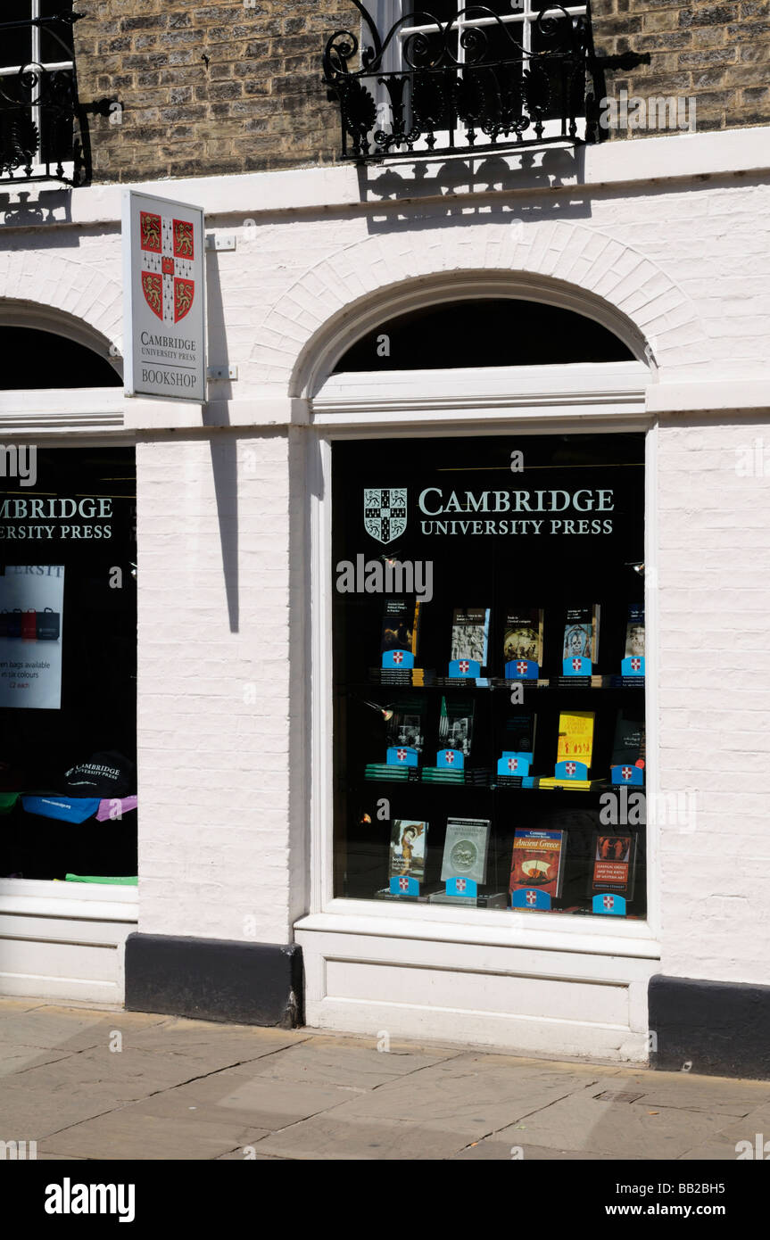 Cambridge university press bookshop hi-res stock photography and images ...