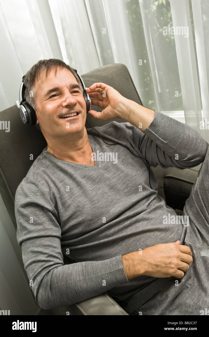 Music man headphones hi-res stock photography and images - Alamy