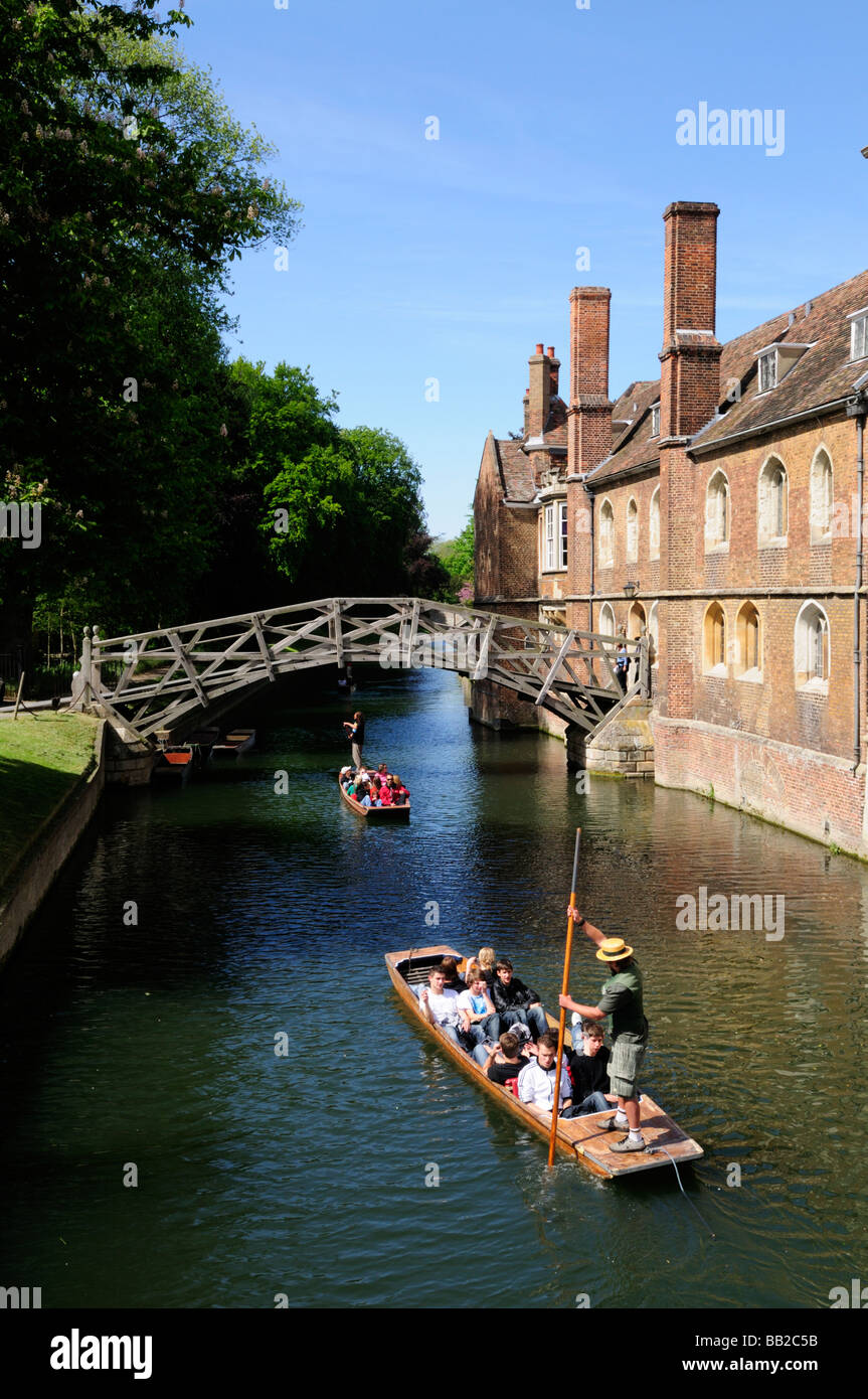 Punting by the Mathematical Bridge, Queens College, Cambridge England ...