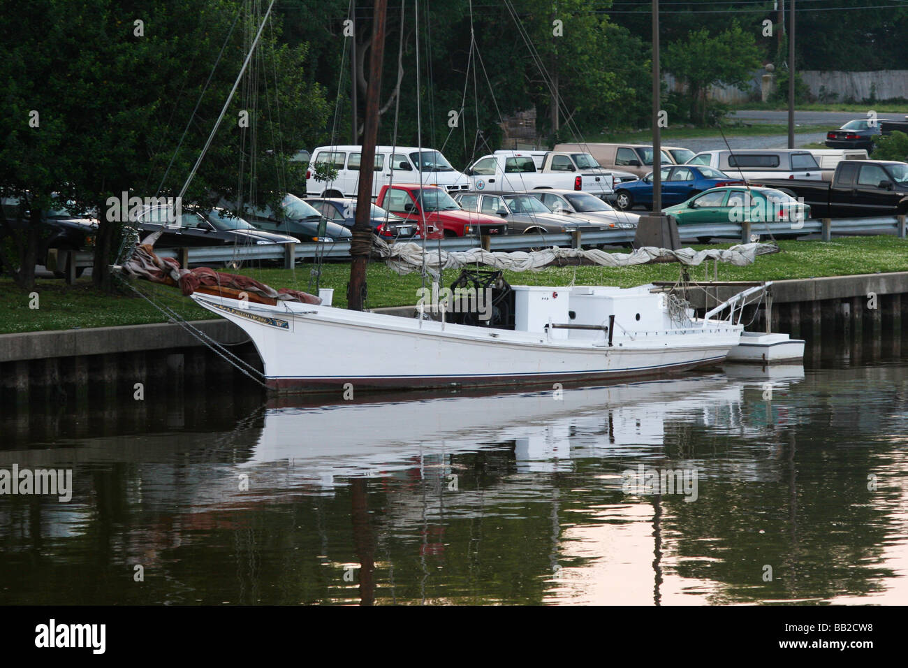 Skipjack HELEN VIRGINIA Stock Photo - Alamy