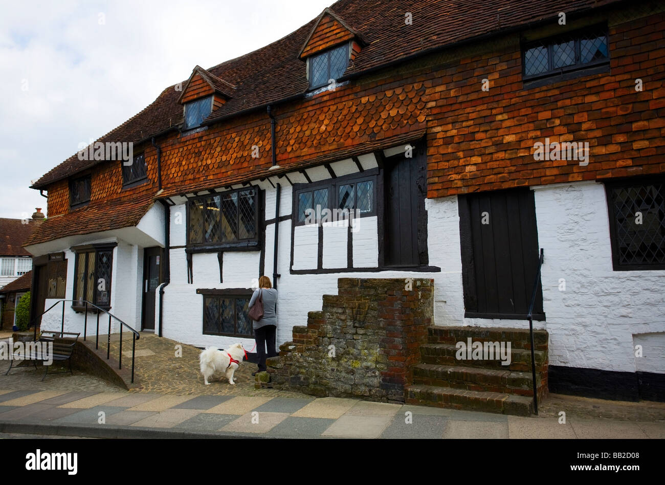 16th century timber framed tudor hi-res stock photography and images ...