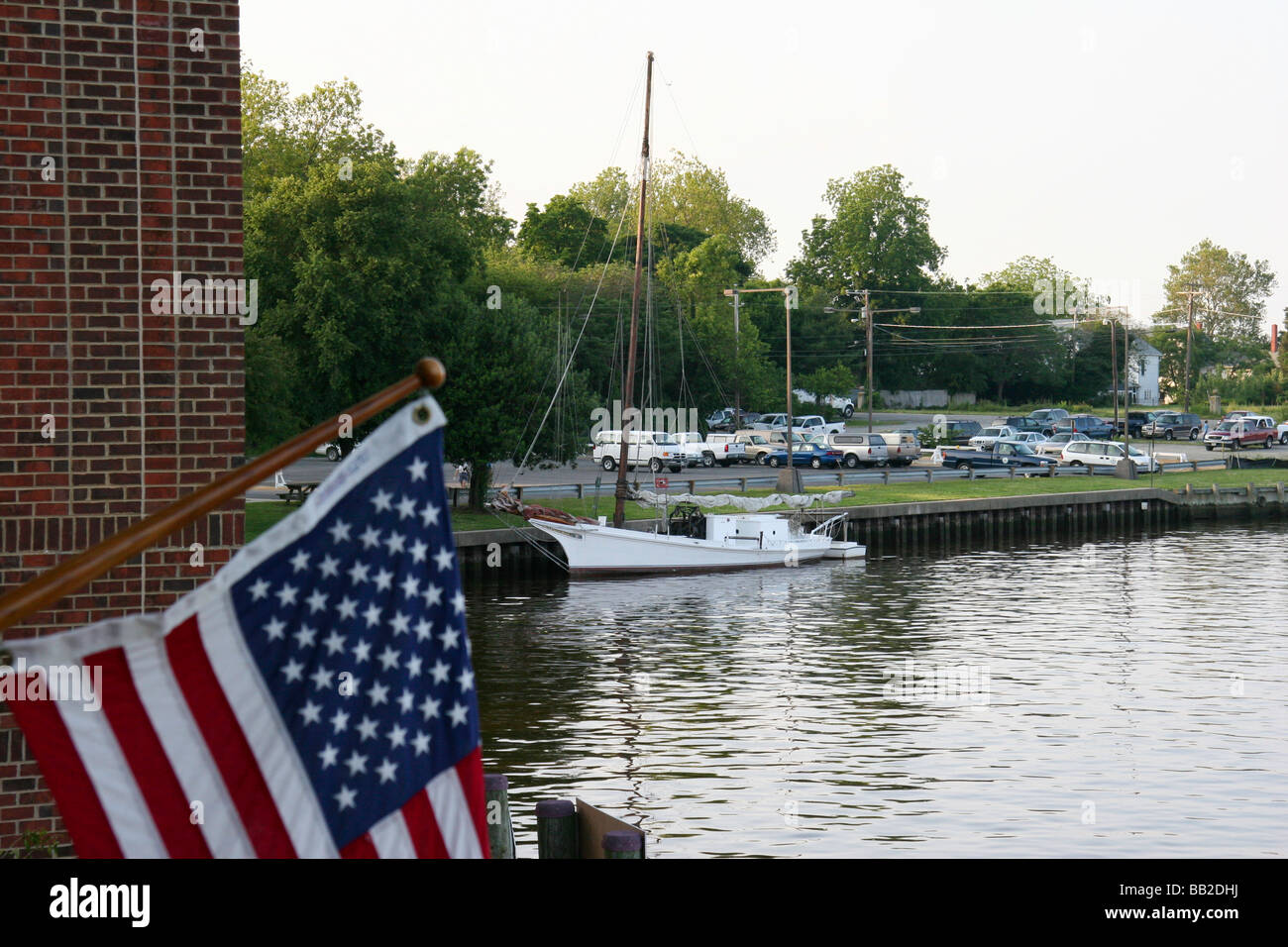 The Skipjack HELEN VIRGINIA alongside in Cambridge Creek Stock Photo ...