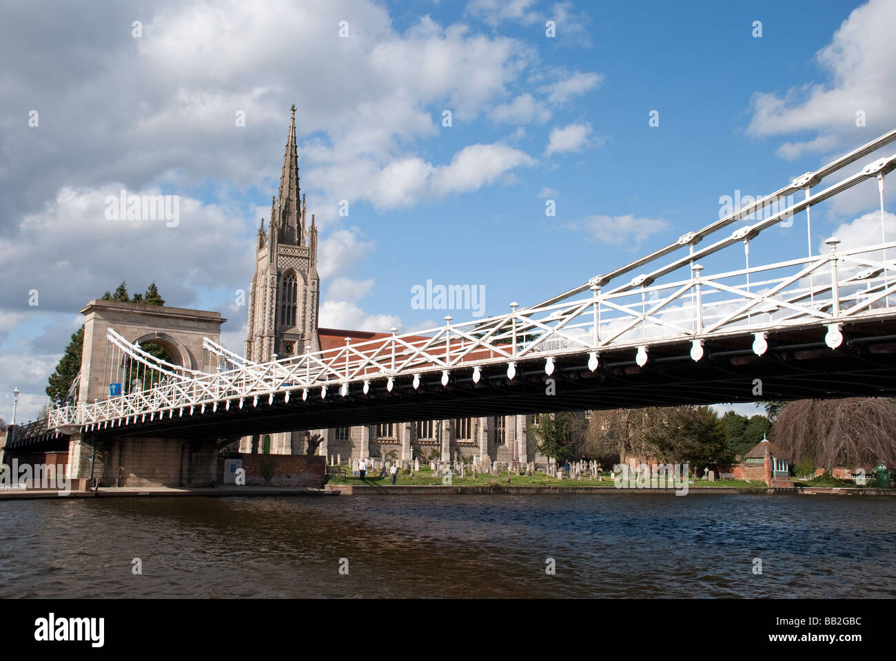 Marlow Bridge and Church, River Thames, Marlow, Buckinghamshire Stock ...