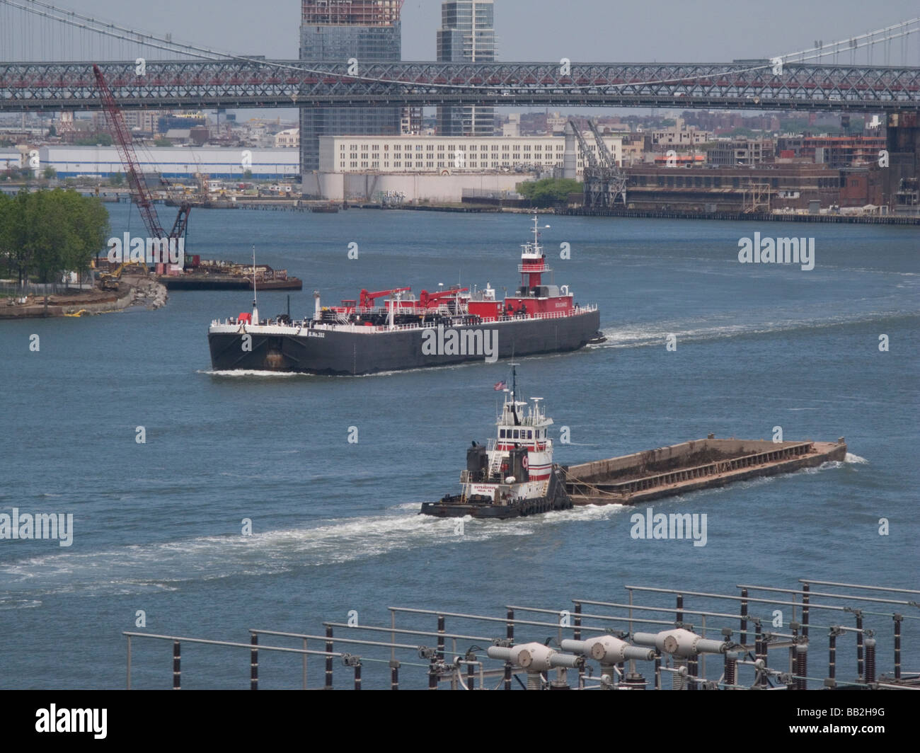 Two ships passing hi-res stock photography and images - Alamy
