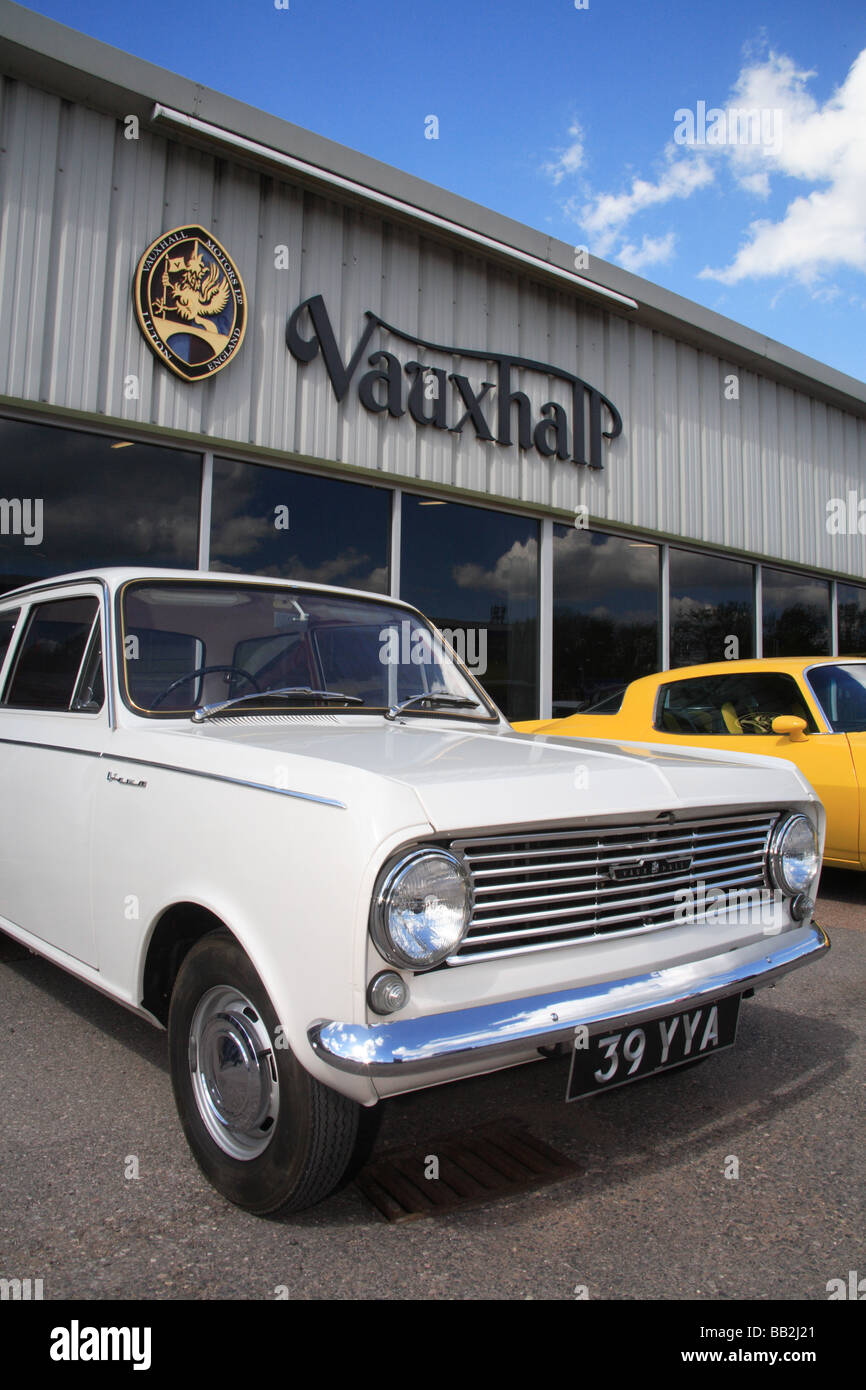 Vauxhall motors luton hi-res stock photography and images - Alamy
