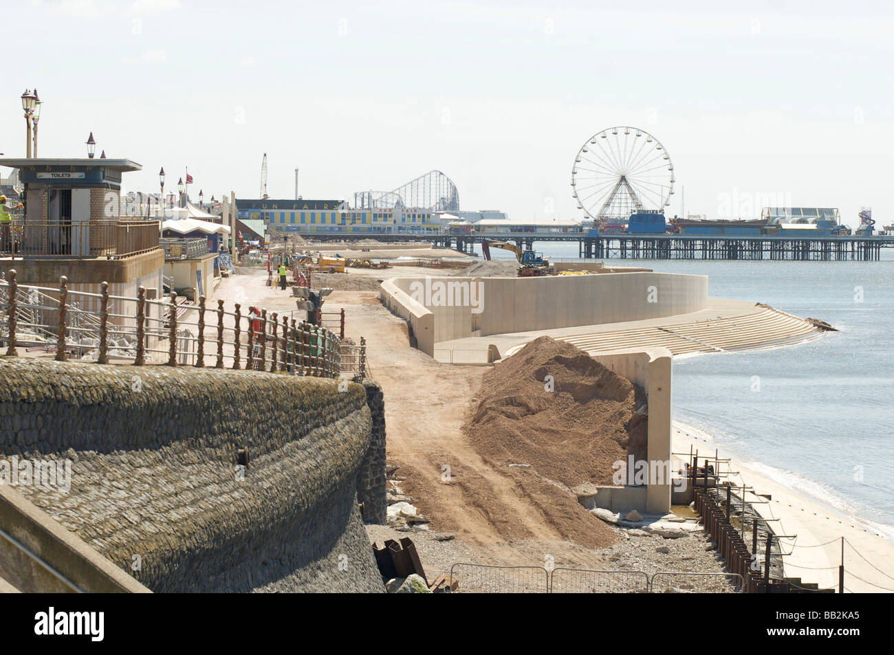 Coastal flood defences uk hi-res stock photography and images - Alamy