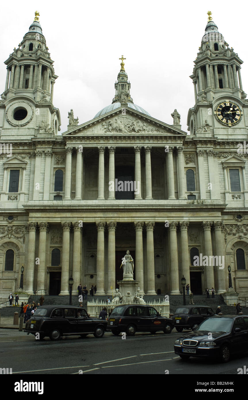 Magnificent churches hi-res stock photography and images - Alamy