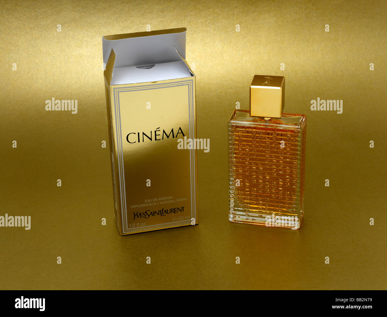Perfume packaging hi-res stock photography and images - Alamy