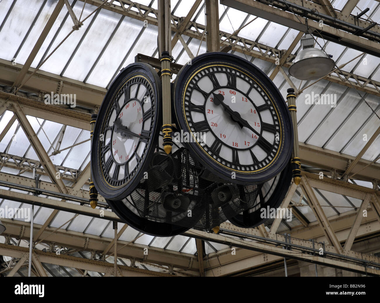 Waterloo Station Clock High Resolution Stock Photography and Images - Alamy
