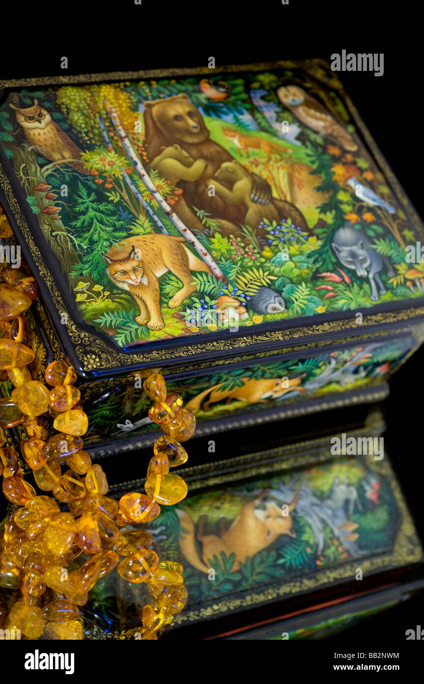 Russia Russian handicrafts. High quality painted lacquer box showing ...