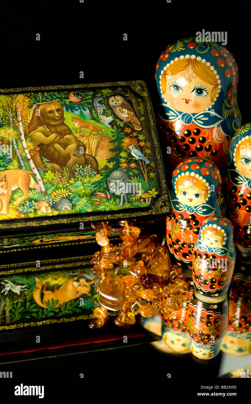 Russia, Russian handicrafts. High quality painted lacquer box showing ...