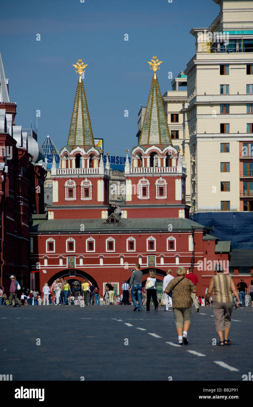 Russia, Moscow, Red Square. Voskresenskie Gate (aka Resurrection Gate ...